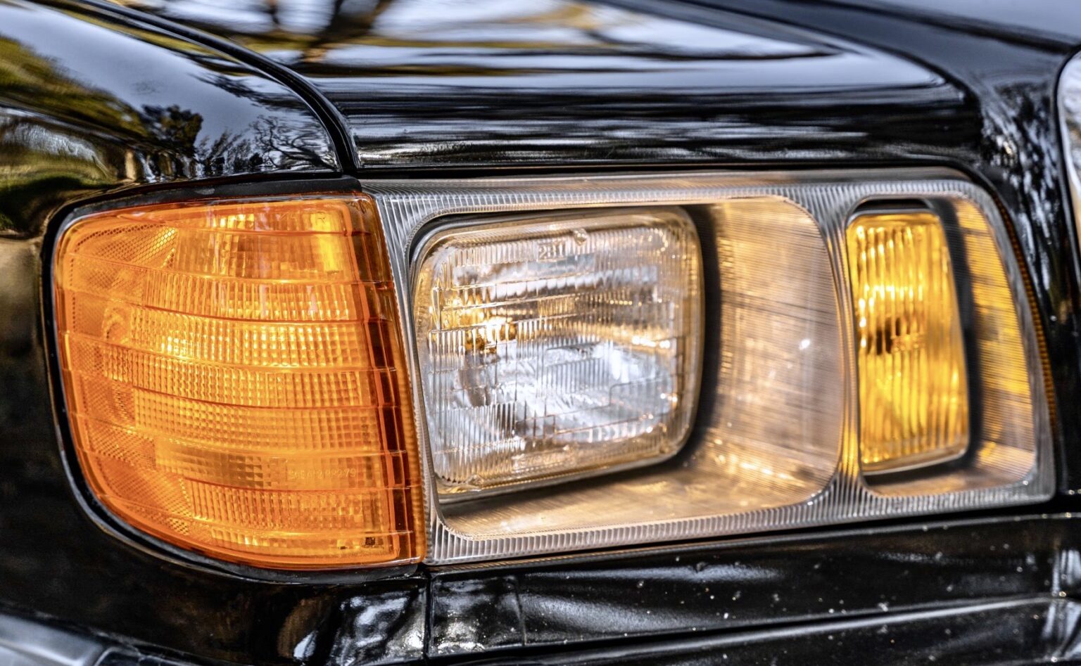 1981-85 Mercedes W126 US headlight assembly | CLASSIC CARS TODAY ONLINE