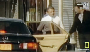 John Gotti with his 1986 Mercedes 560SEL | CLASSIC CARS TODAY ONLINE